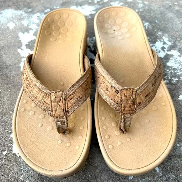 Vionic | Shoes | Womens Vionic Flipflop 7 Pacific Hightide Beige Tan ...